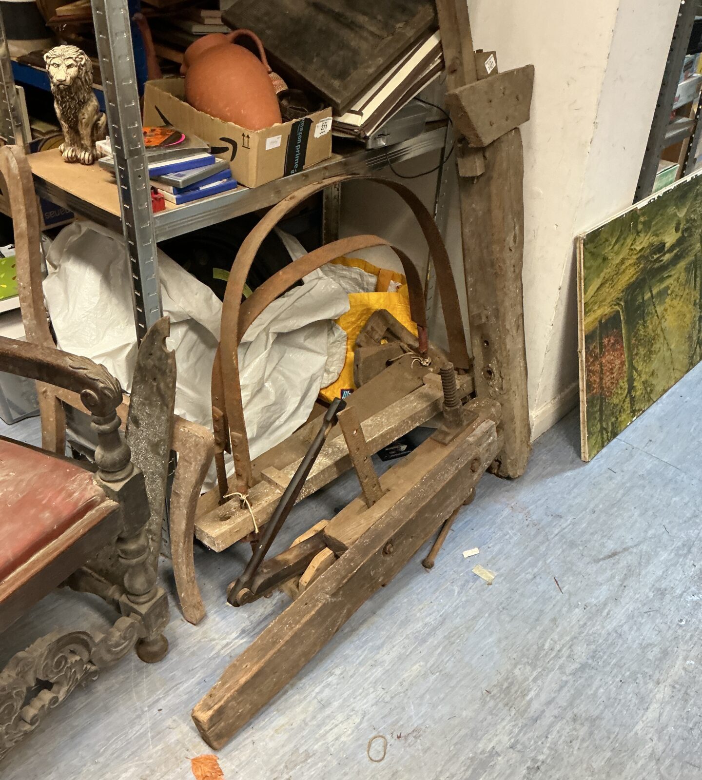 Collection of antique chair making tools and templates – Badgers Auctions