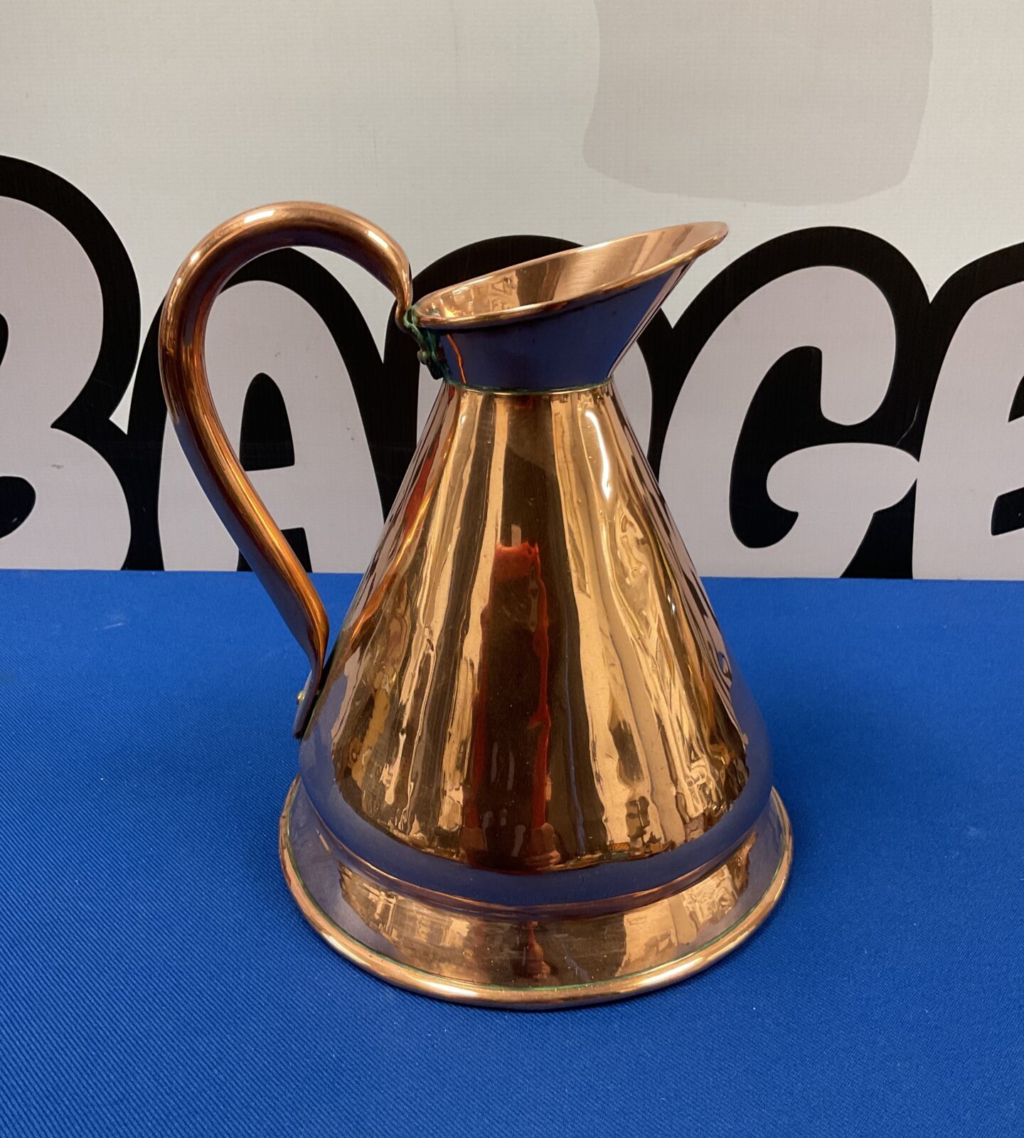 Antique copper flagon jug – Badgers Auctions