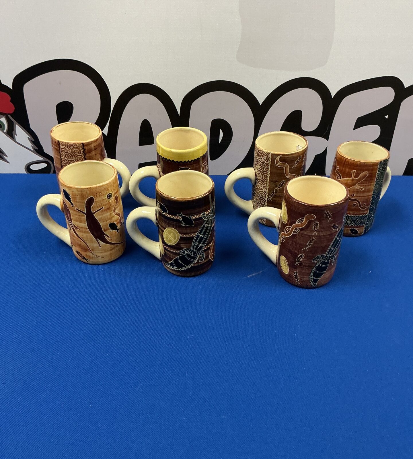 Set of native Australian art inspired designed mugs – Badgers Auctions