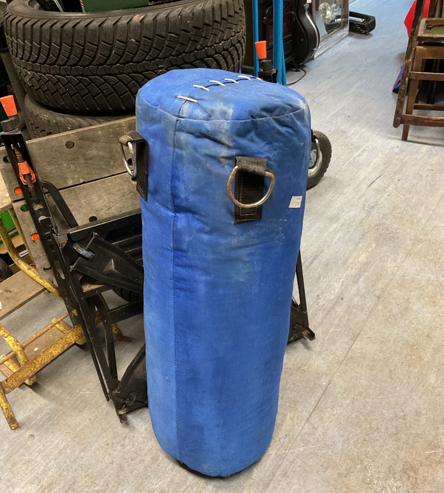Pro box Blue Punch bag – Badgers Auctions