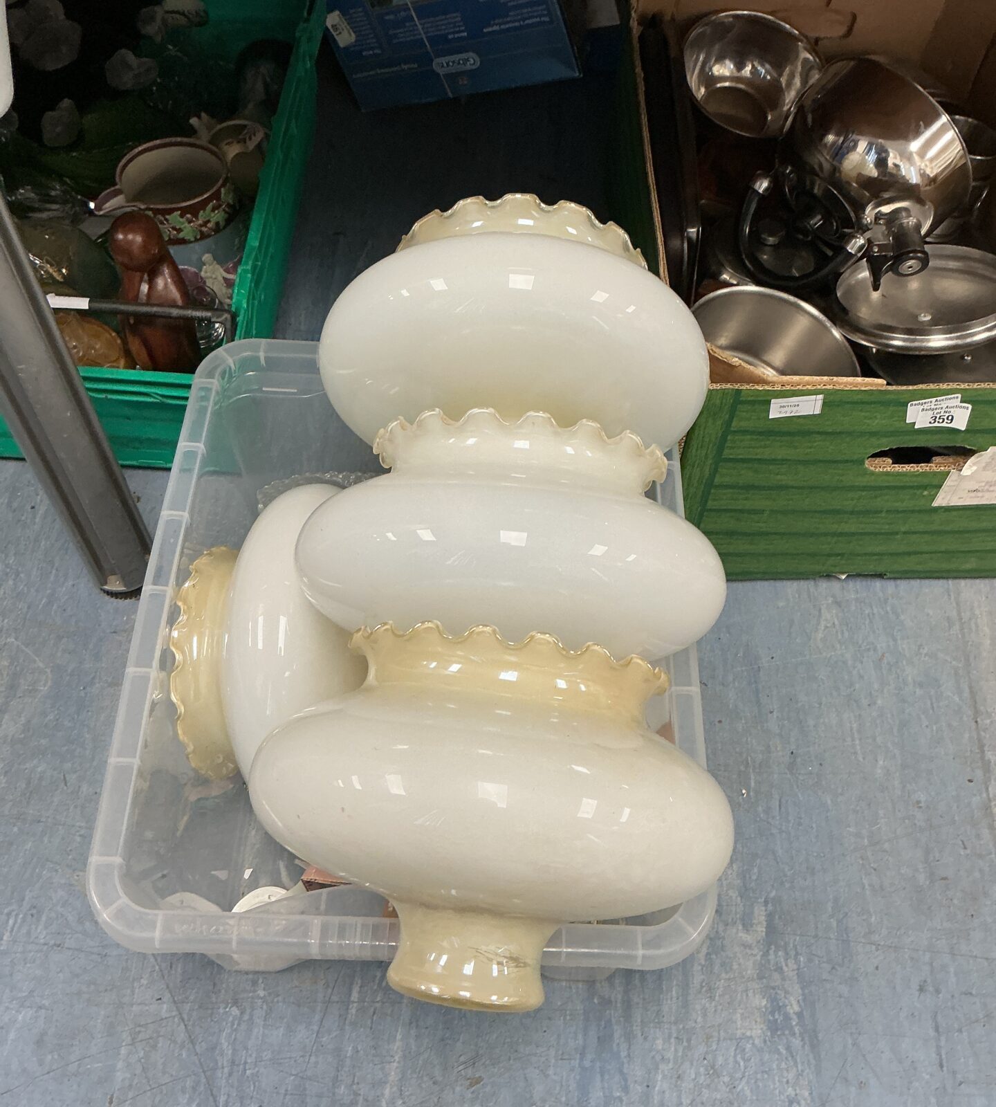Quantity of Glass Lamp Shades – Badgers Auctions
