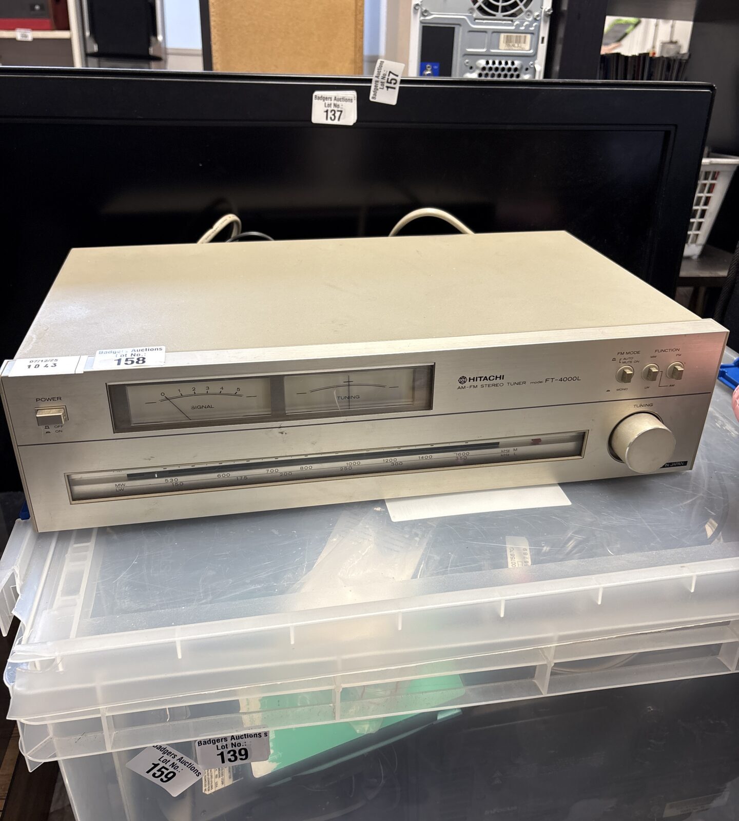 Hitachi AM-FM Stereo Tuner Model FT-4000L – Badgers Auctions
