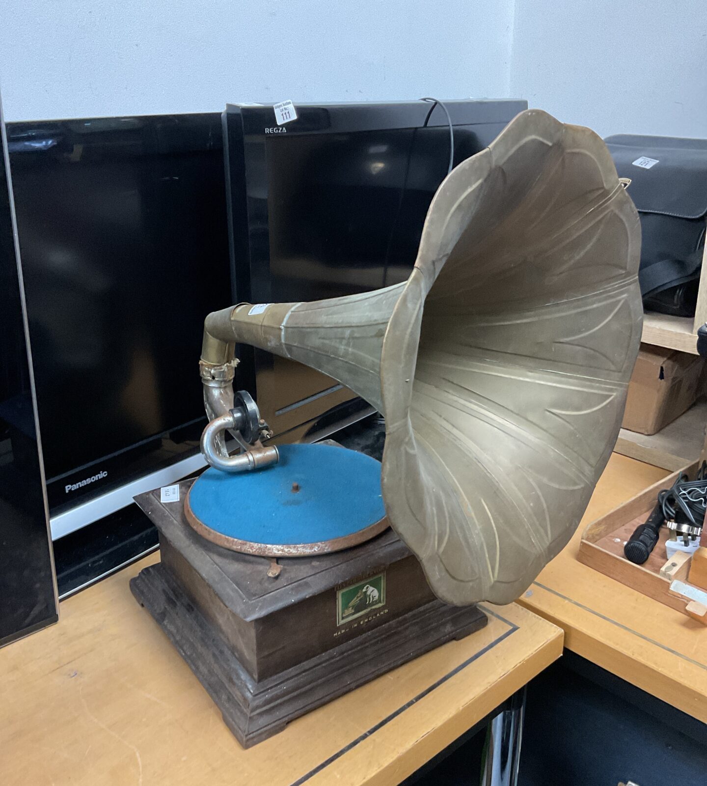 His masters voice hmv gramophone – Badgers Auctions