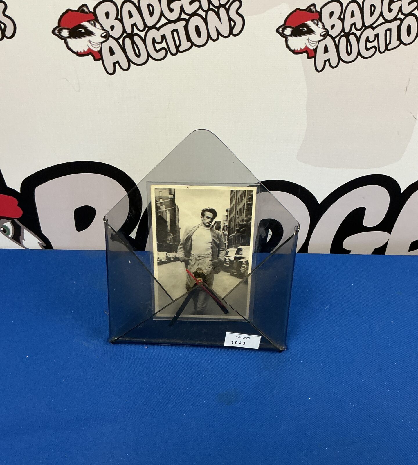 James Dean Postcard Clock – Badgers Auctions