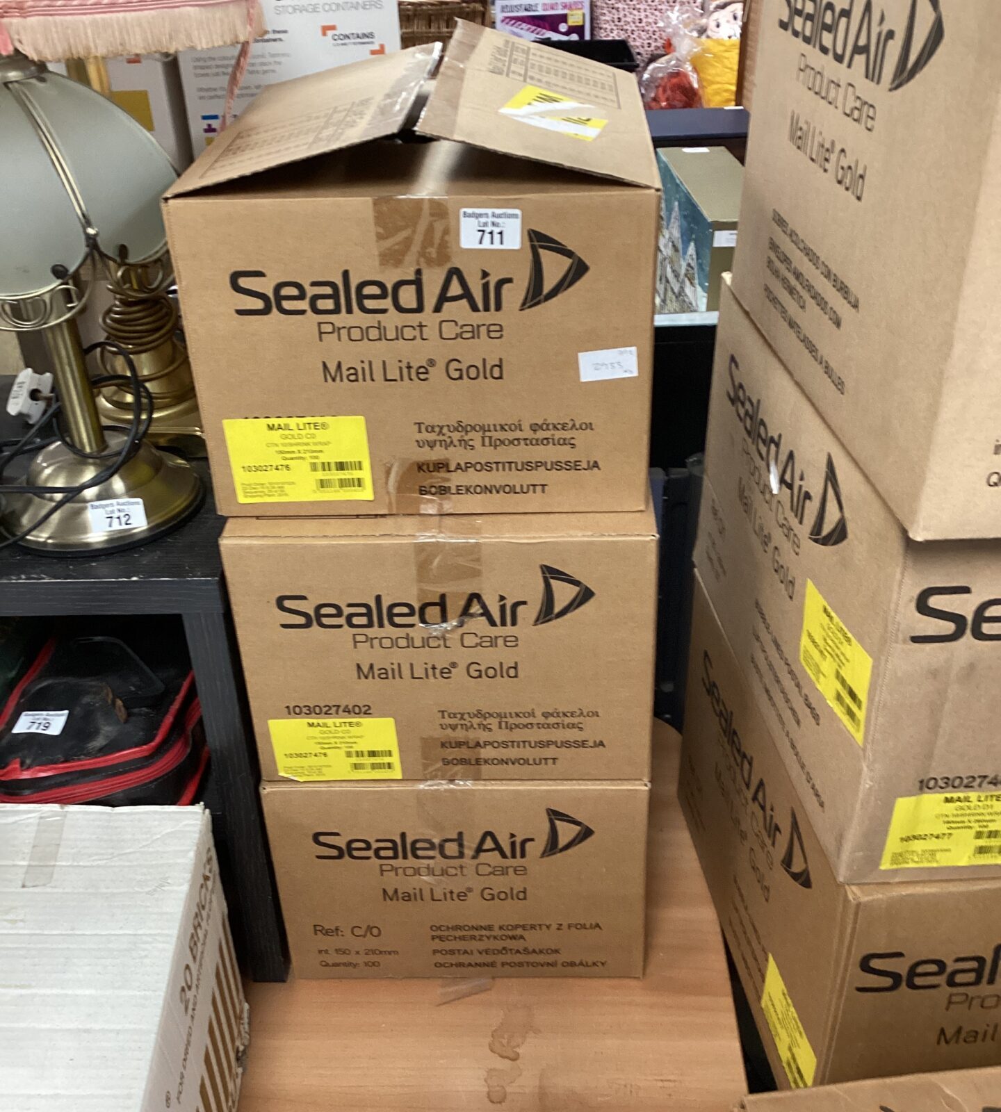 3 boxes of jiffy bags 150mm x 210mm – Badgers Auctions