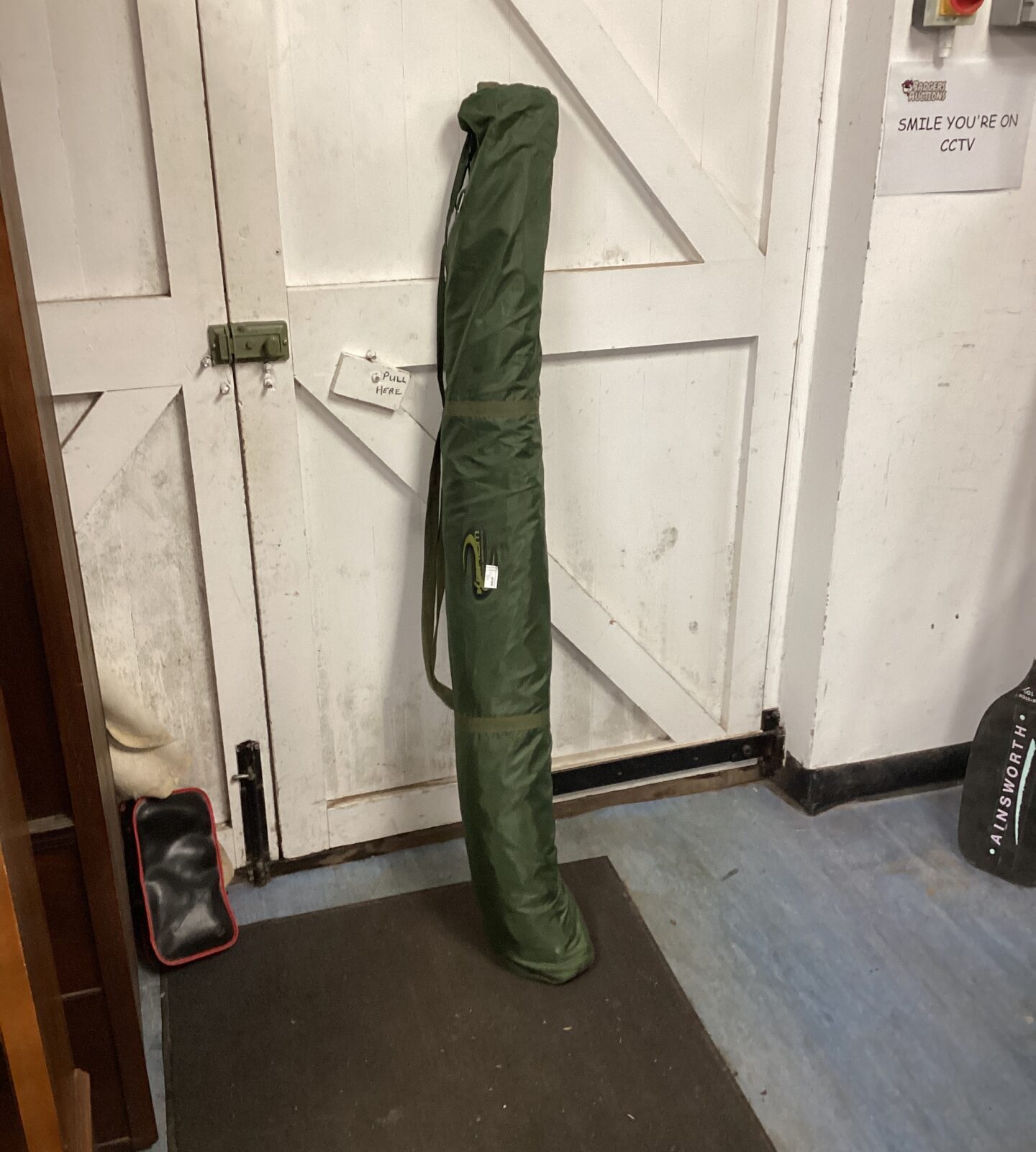 Front opened fishing shelter by korum – Badgers Auctions