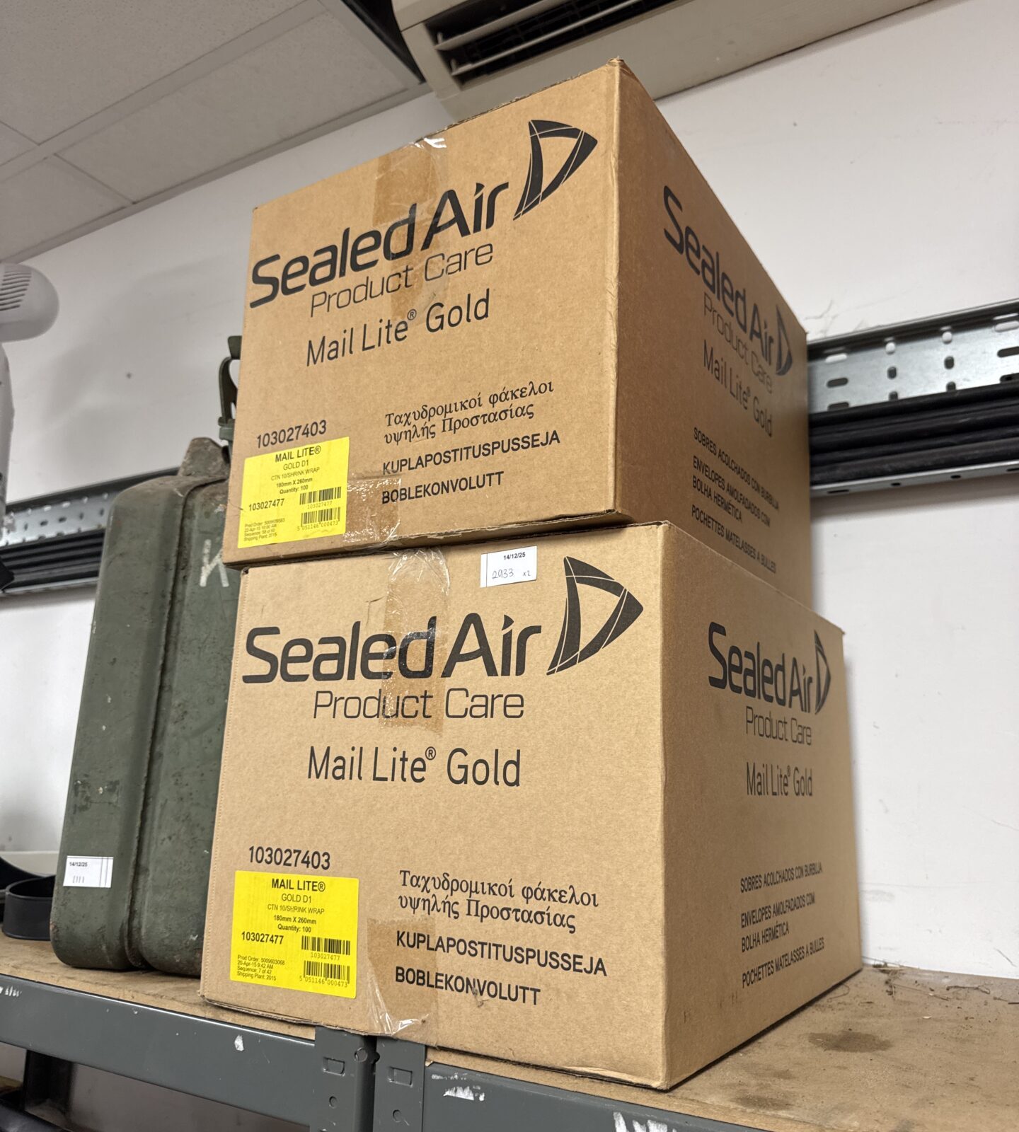 Two boxes of Sailed air mail lite gold 180 x 260mm Jiffy bags – Badgers ...
