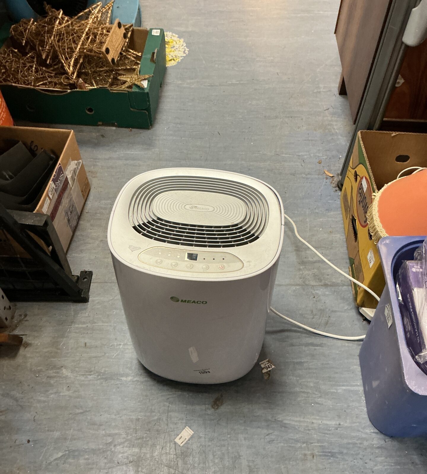 Meaco Dehumidifier powers on – Badgers Auctions