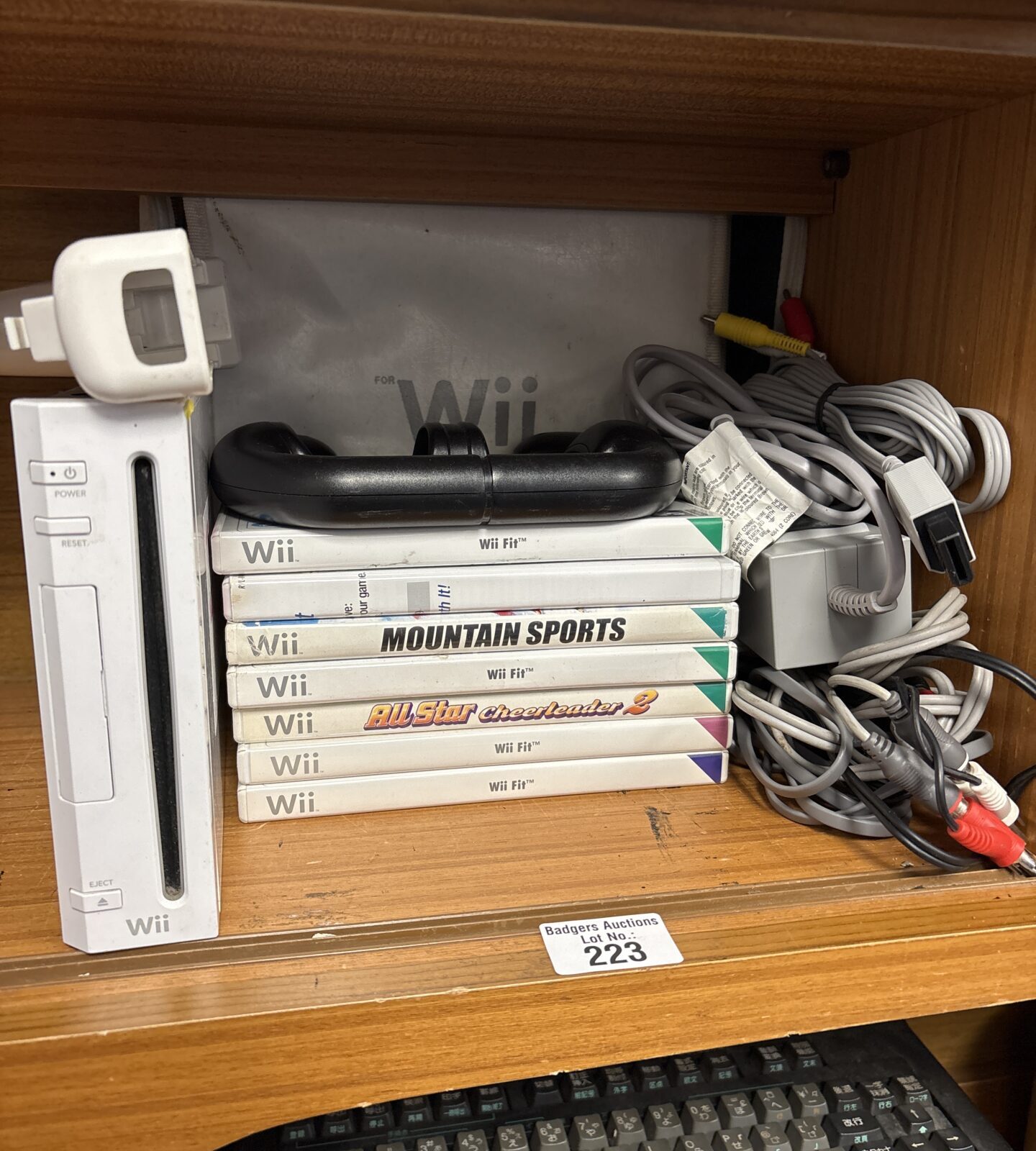 Nintendo Wii Console With Games, Leads Controller Attachments And Wii ...
