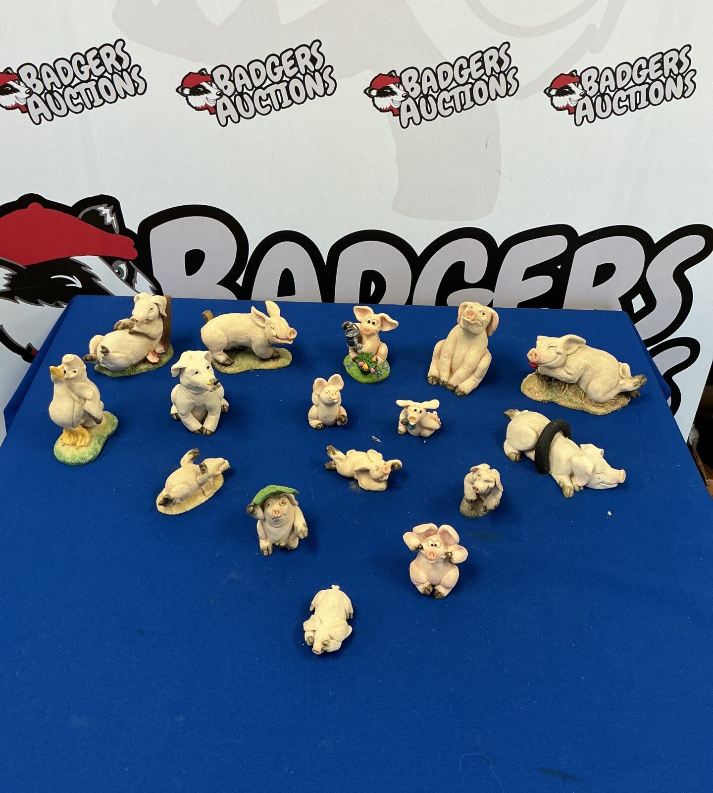 Collection of Piggin Figurines – Badgers Auctions