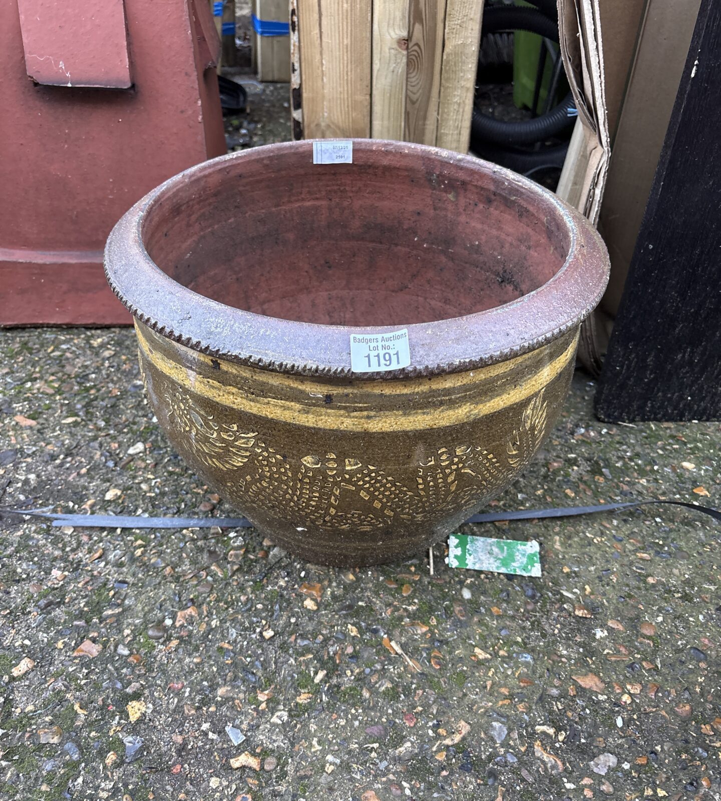 Terracotta Garden Chinese Style Planter – Badgers Auctions