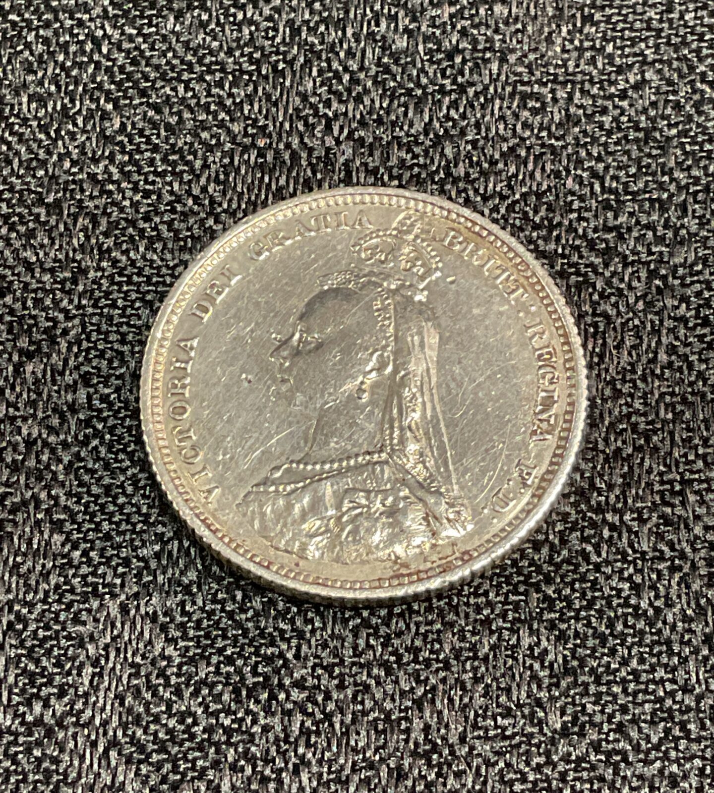 Victoria 1887 Jubilee Head Shilling EF condition – Badgers Auctions