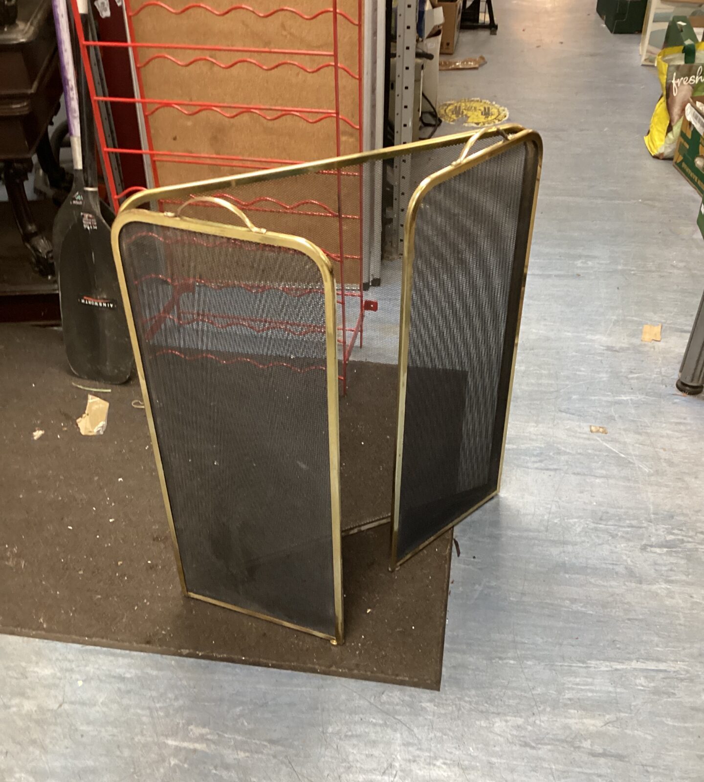 Brass mesh fire guard – Badgers Auctions