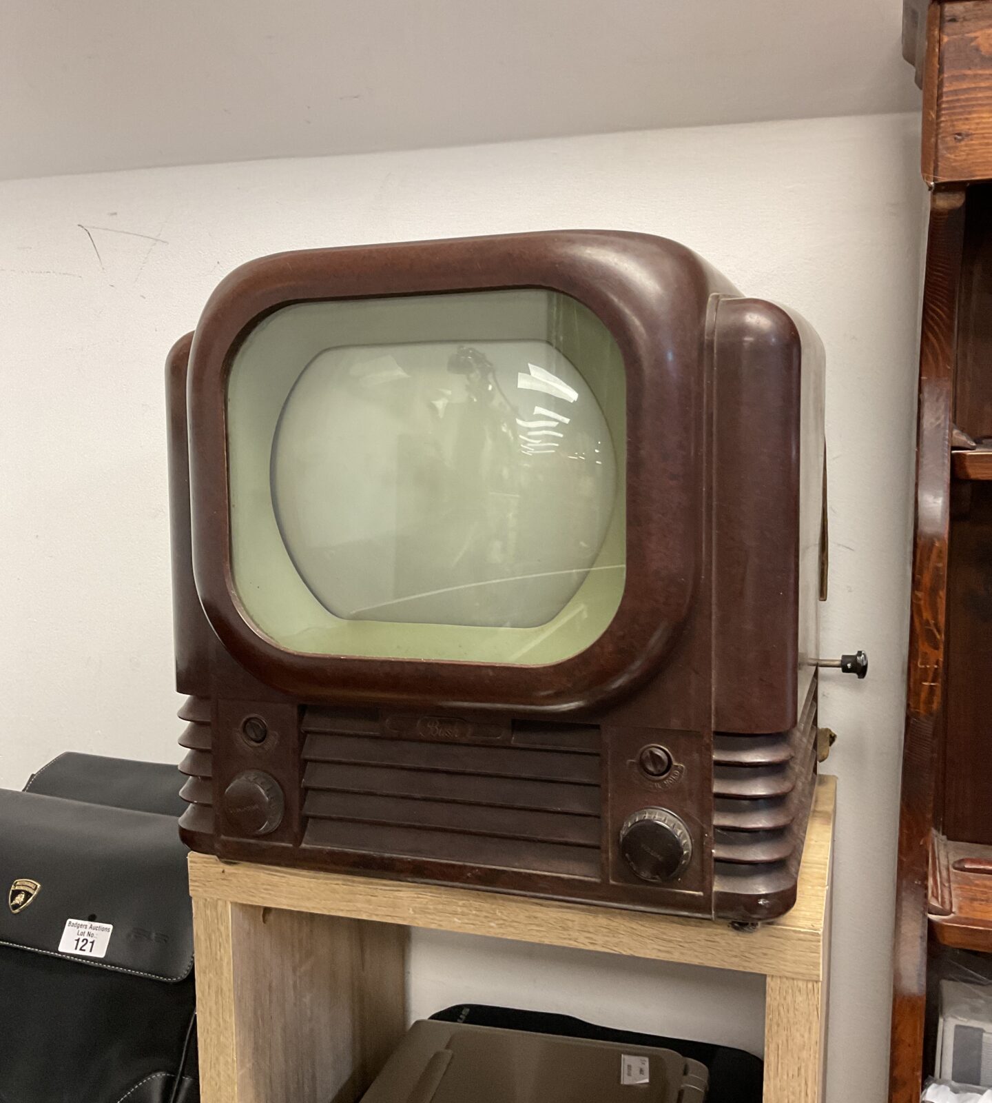 Vintage bush bakelite television tv – Badgers Auctions