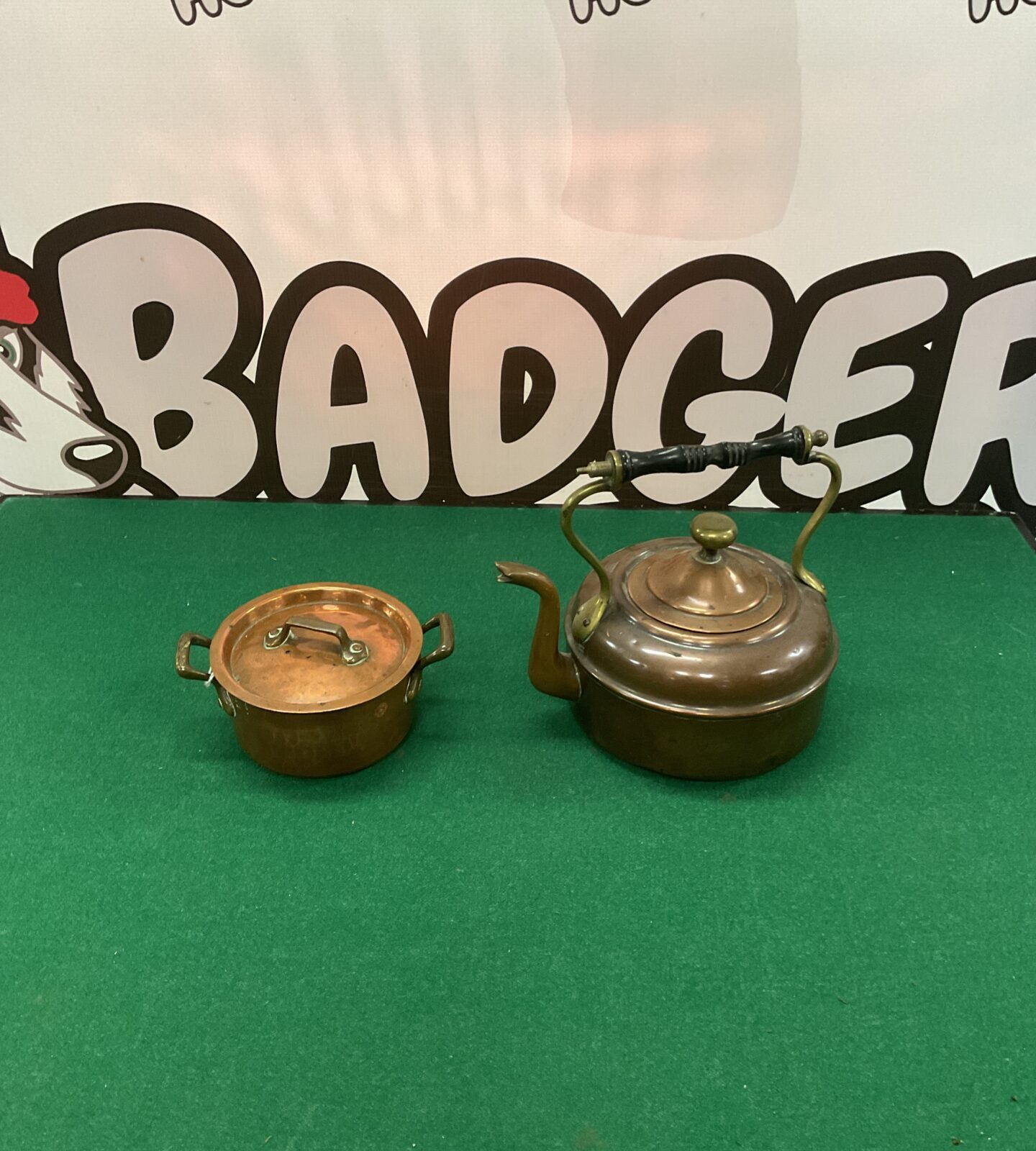 Vintage mini copper pot and kettle – Badgers Auctions