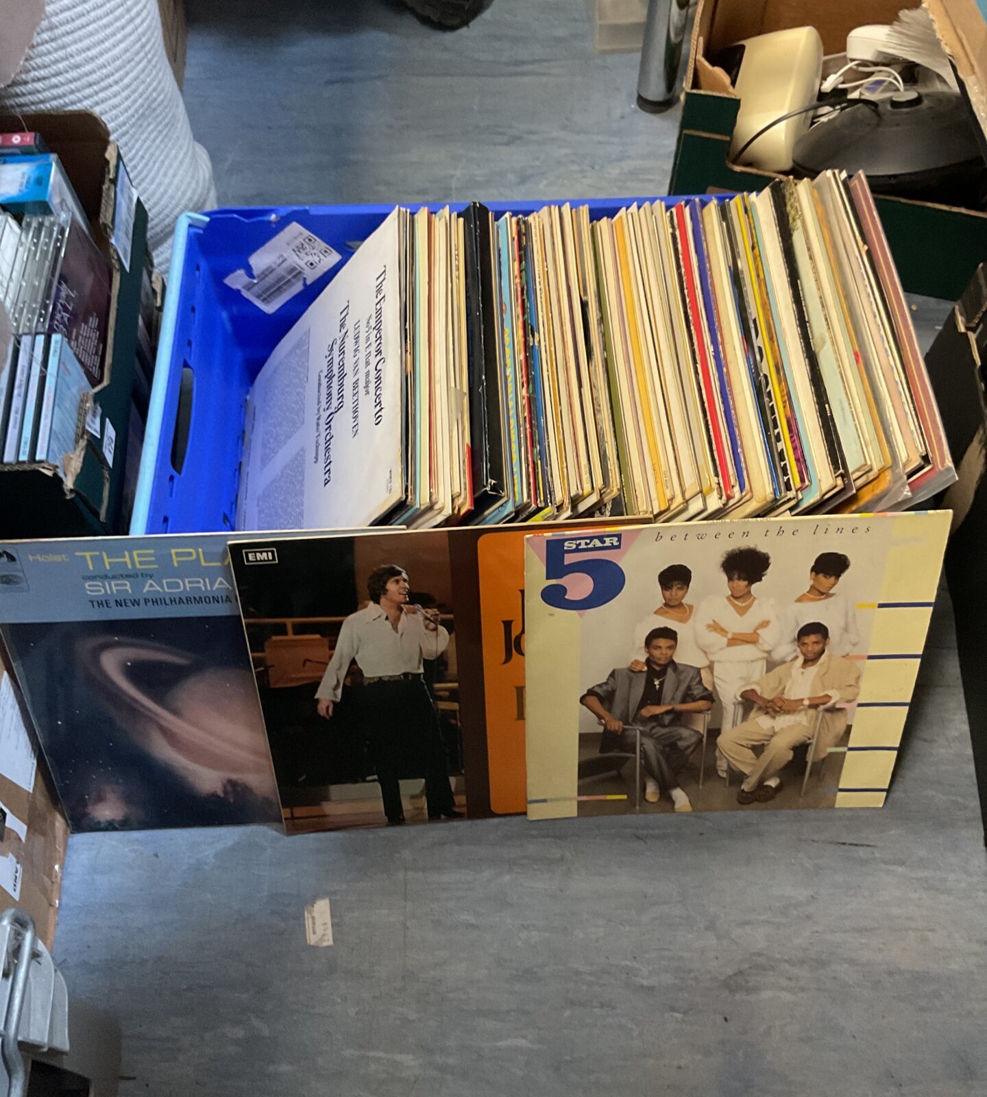 Box of mixed 12” inch vinyl – Badgers Auctions