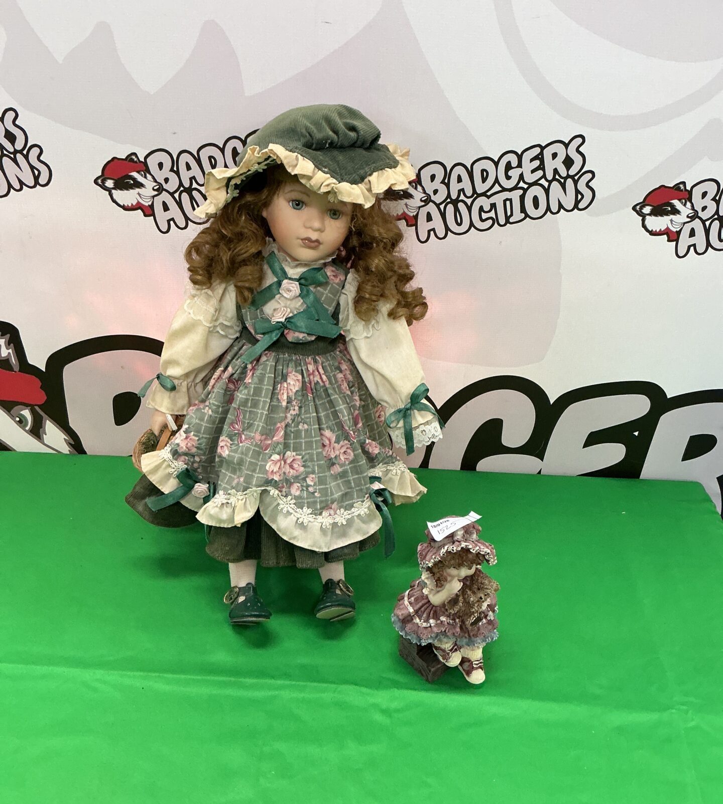 Collectable Doll with doll figurine – Badgers Auctions