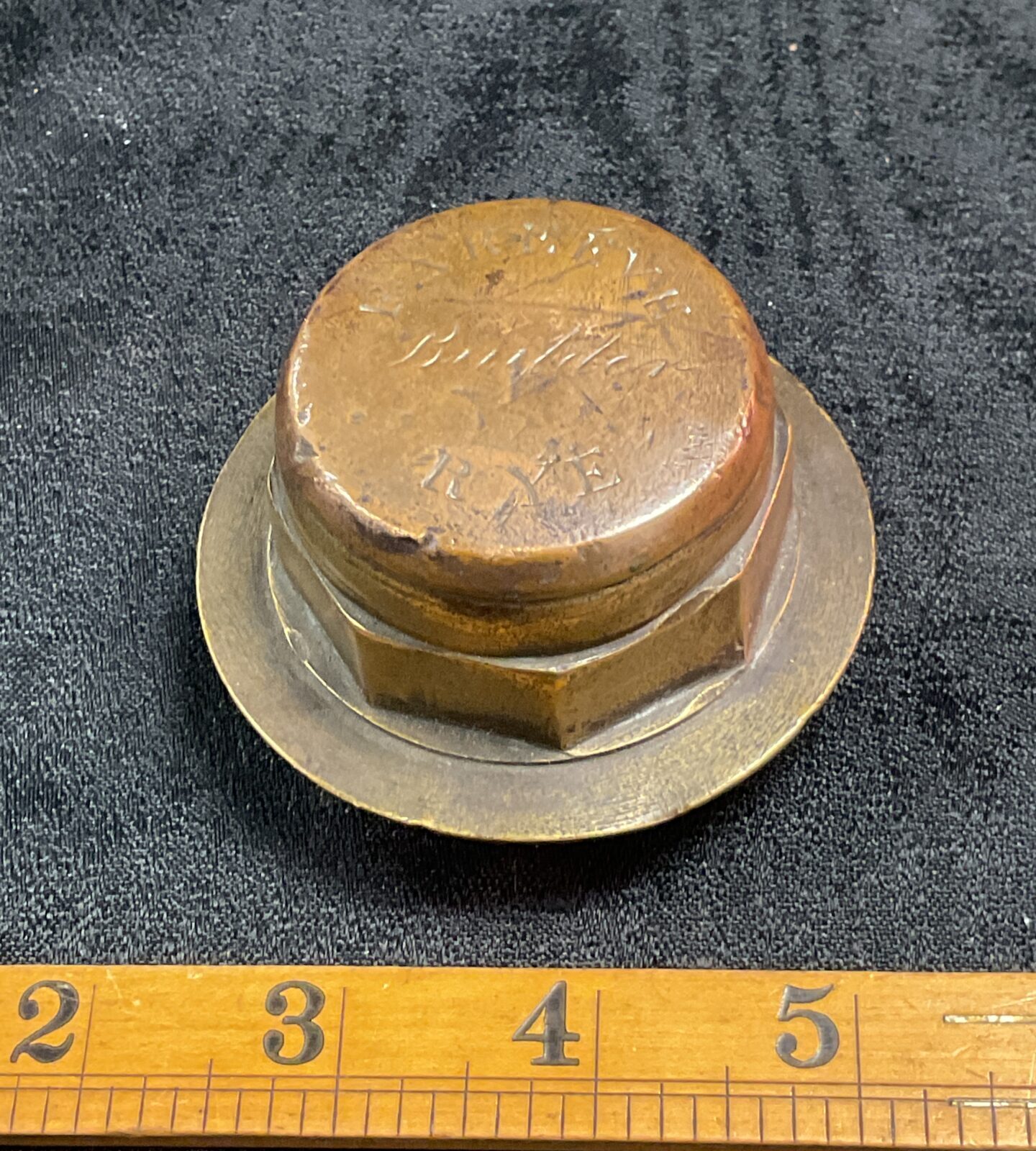 Small brass cart hub cap farmeve builder Rye – Badgers Auctions