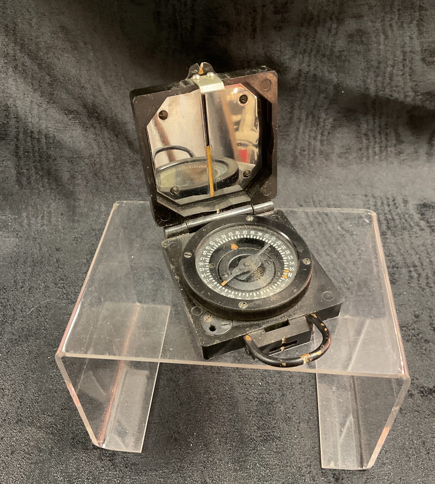 World War II British army bakelite magnetic marching compass Mark one ...