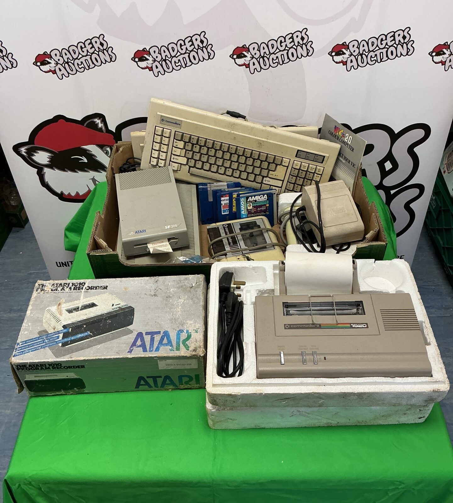Tray of commodore & Atari hardware & games including disk drives ...