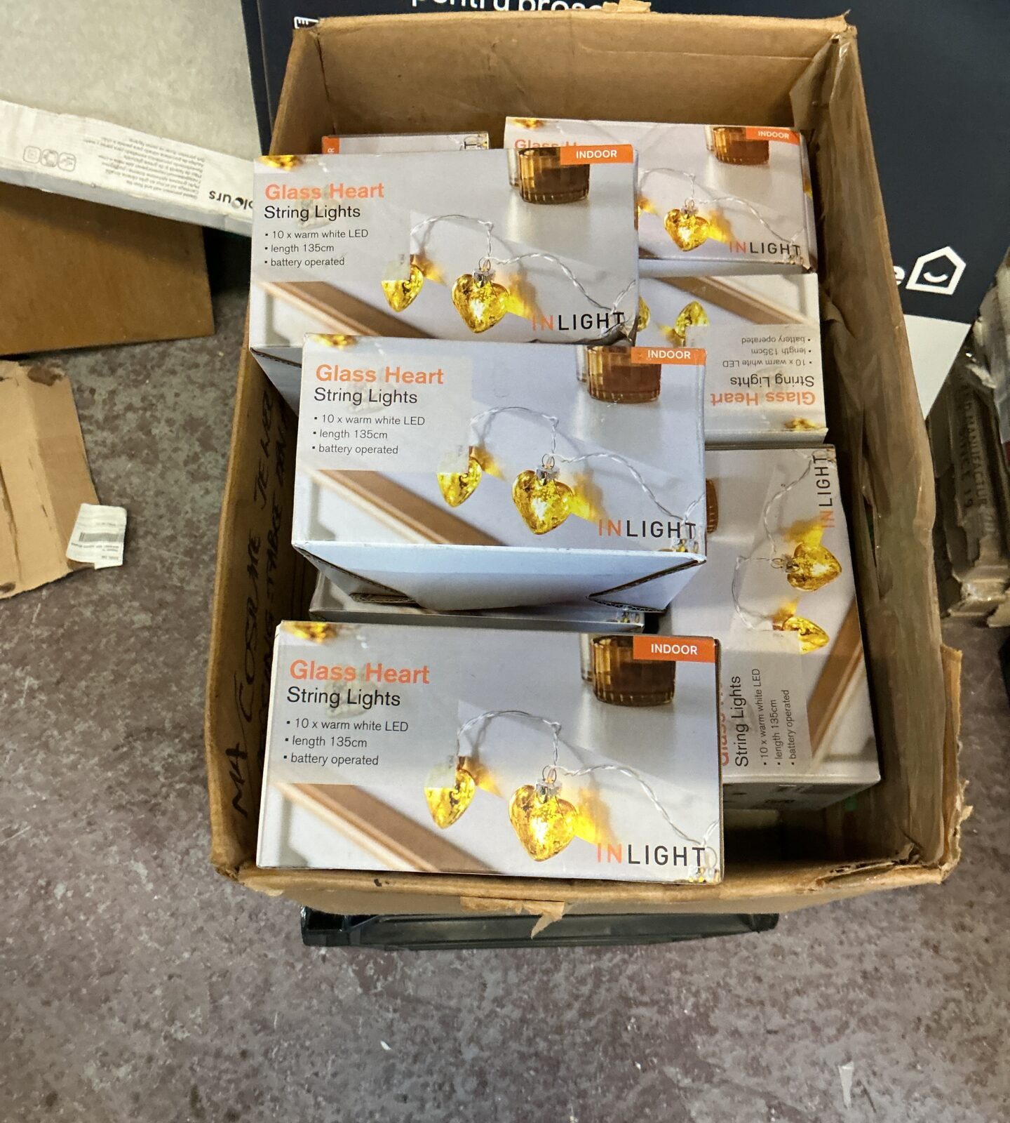 Box of glass heart strings of lights – Badgers Auctions