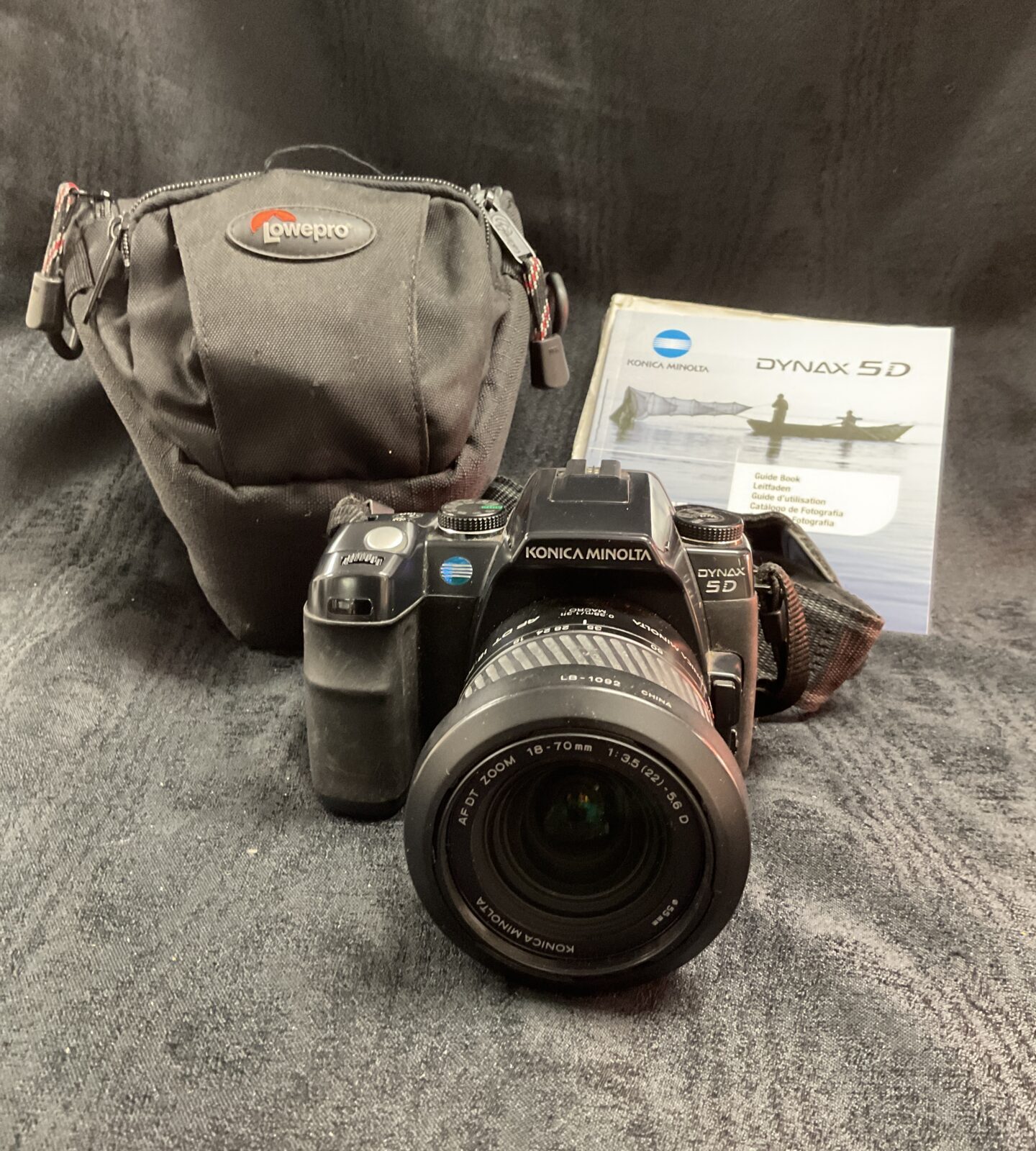 konica minolta dynax 5 d digital camera with battery and charger ...