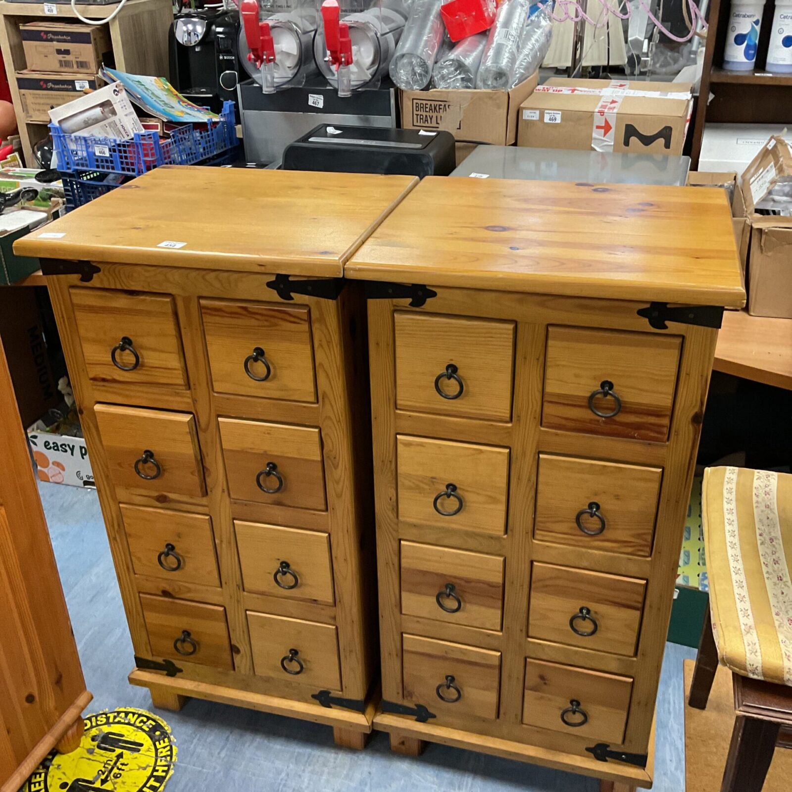 Pair of chunky pine drawer units – Badgers Auctions