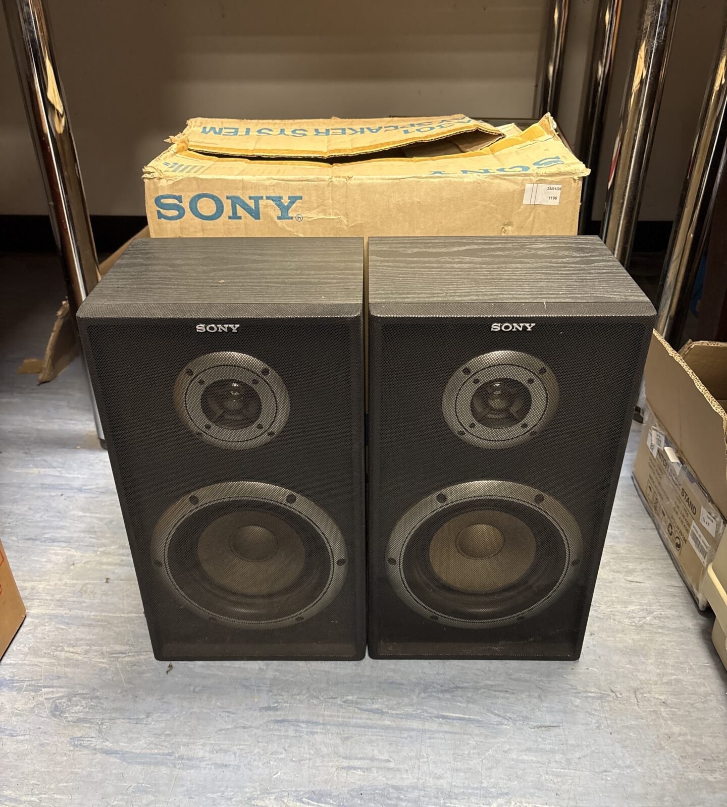 Pair of Sony 2-way speakers SS-A301 Boxed – Badgers Auctions
