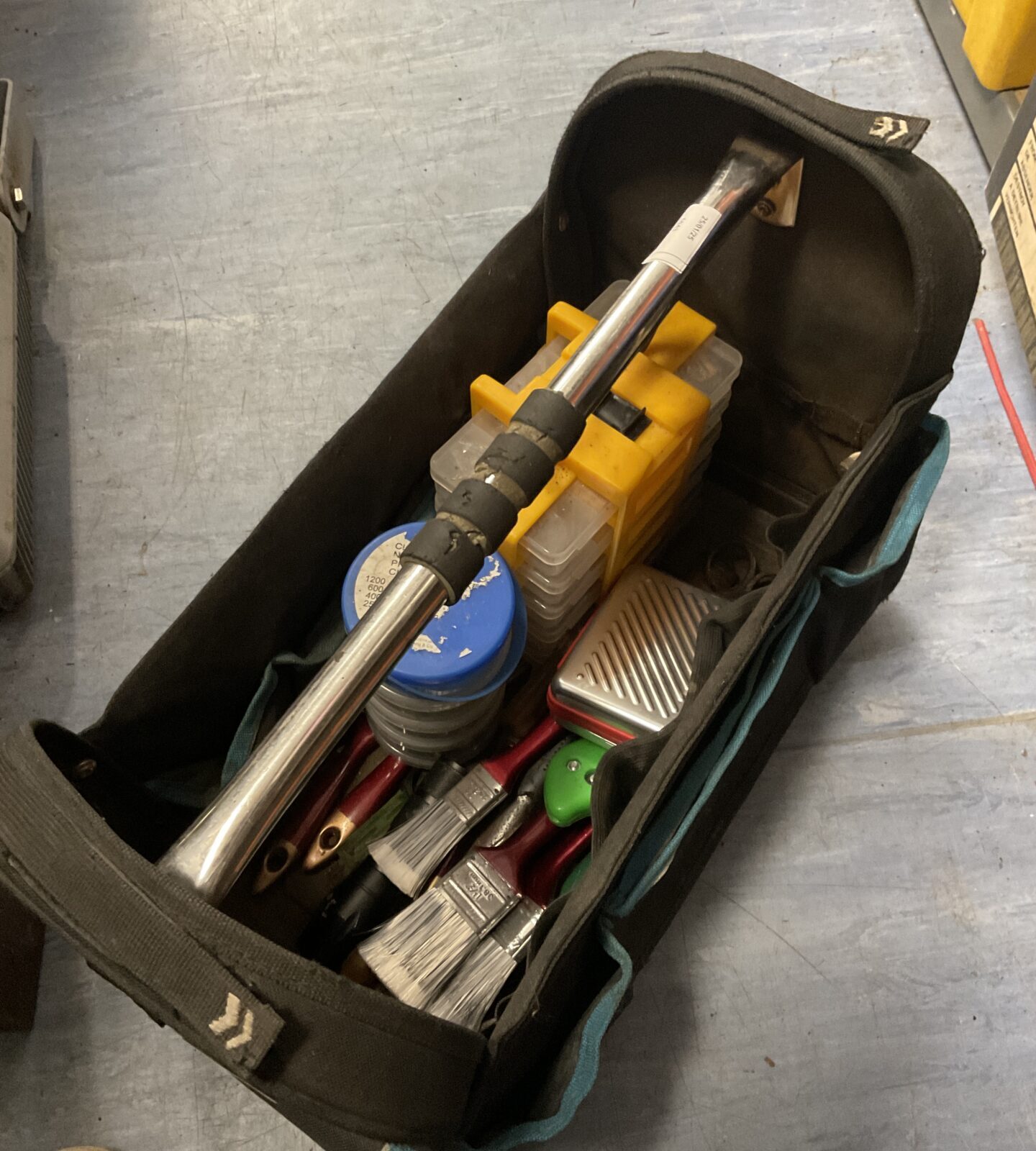 Tool carry bag with mixed contents – Badgers Auctions