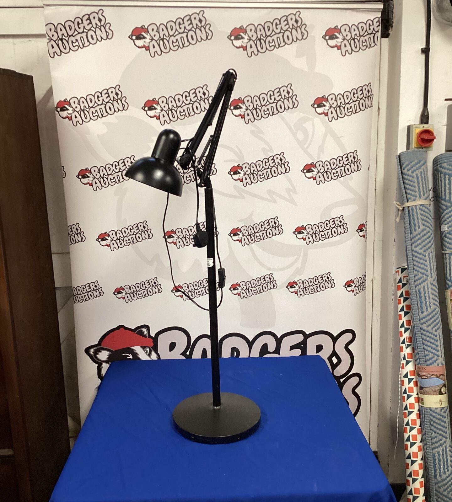 Anglepoise style standard lamp – Badgers Auctions