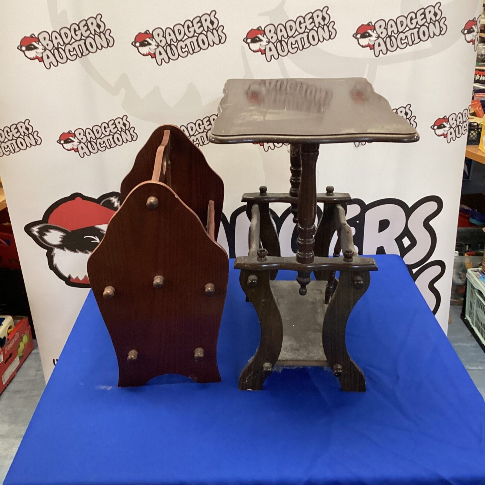 Two vintage magazine racks, including Magazine rec table – Badgers Auctions
