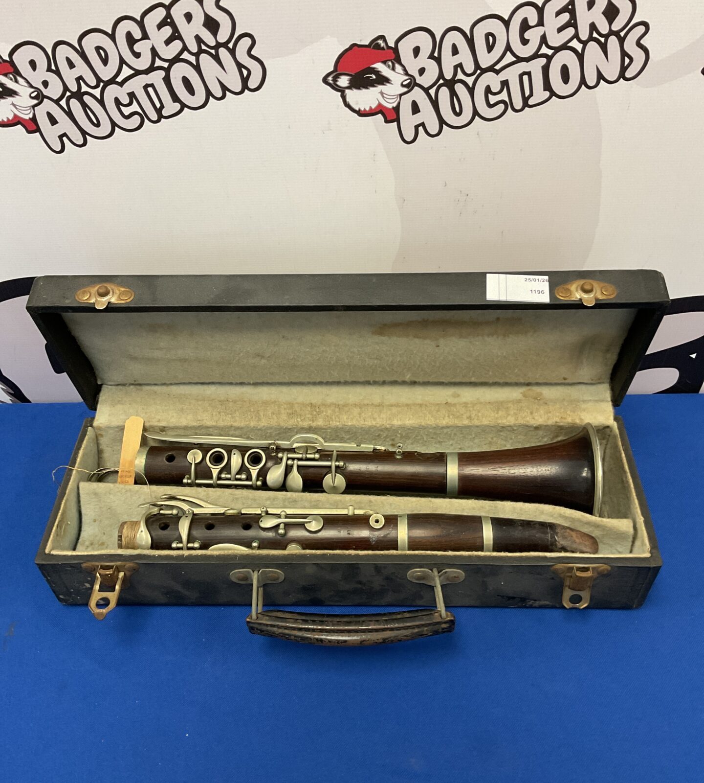 Vintage wooden clarinet in case – Badgers Auctions