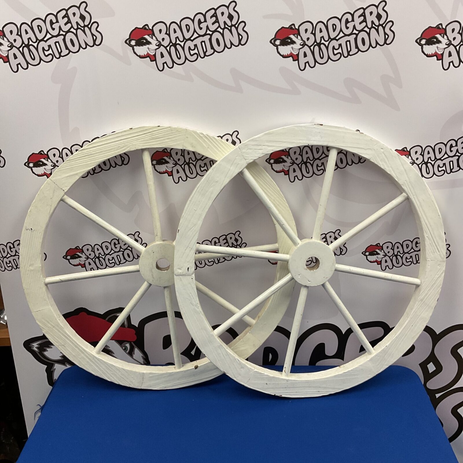 Two wooden cart wheels 59cm diameter – Badgers Auctions