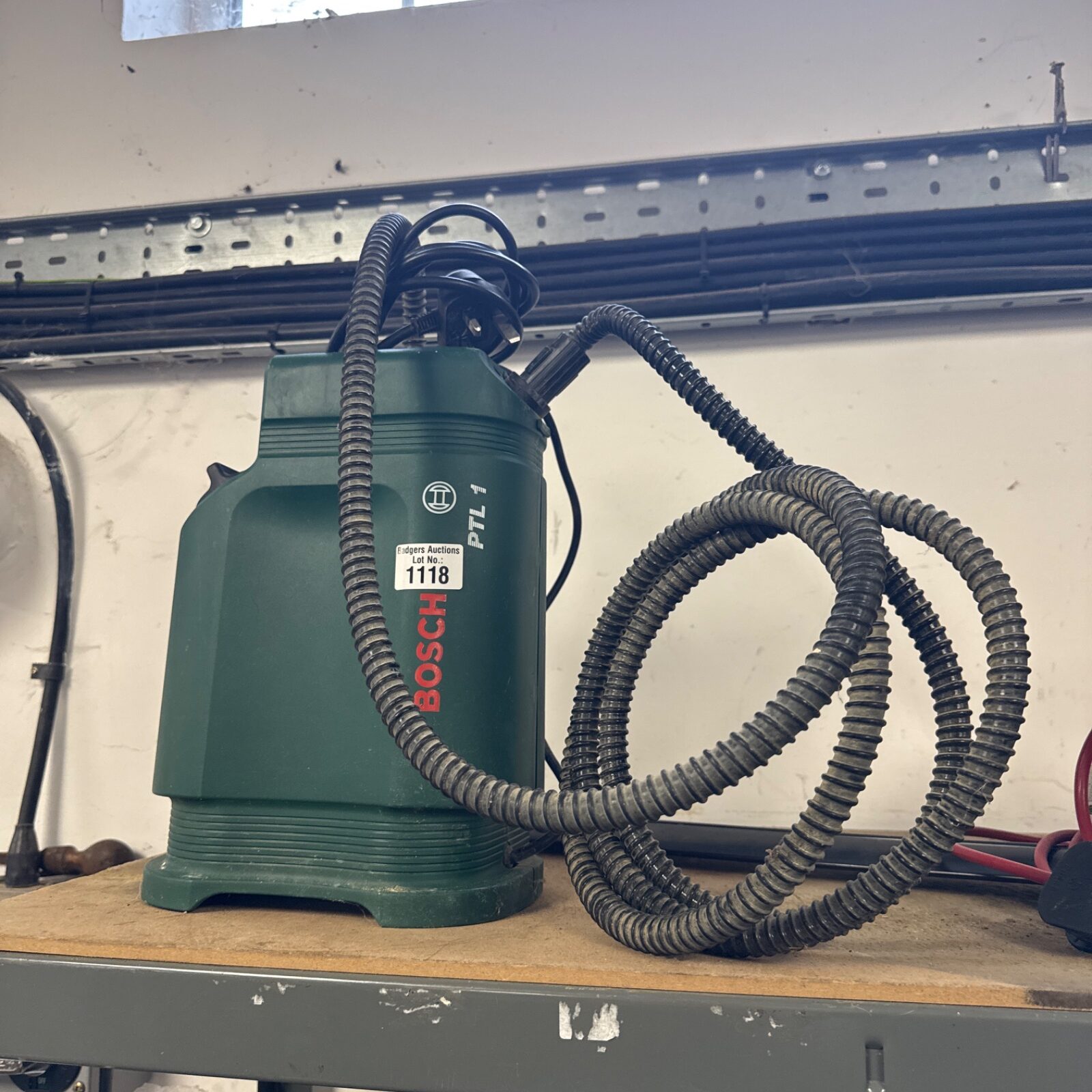 Bosch ptl 1 electric wallpaper steamer – Badgers Auctions