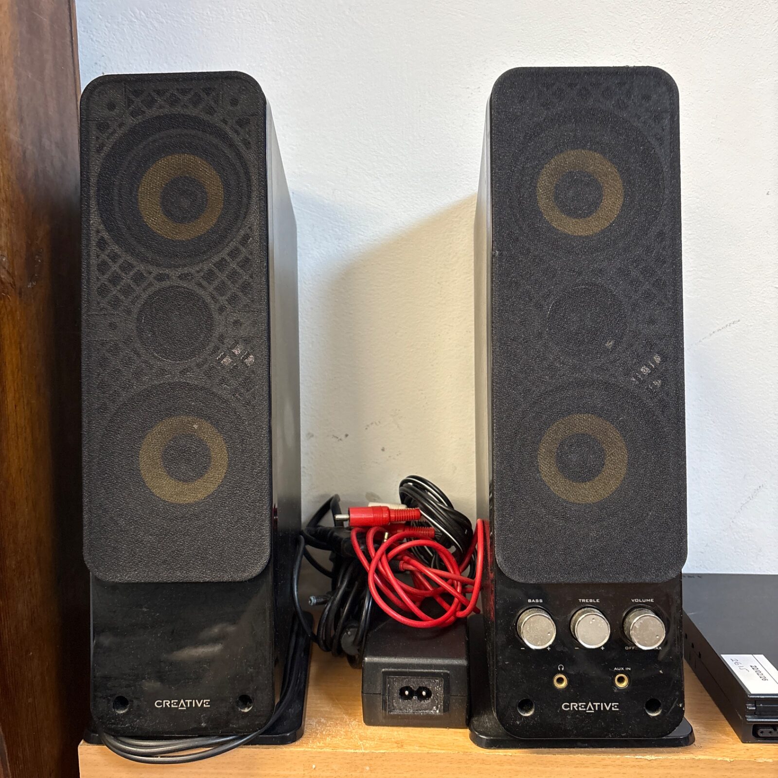 Pair of creative giga works T4 series 2 speakers with cables – Badgers ...