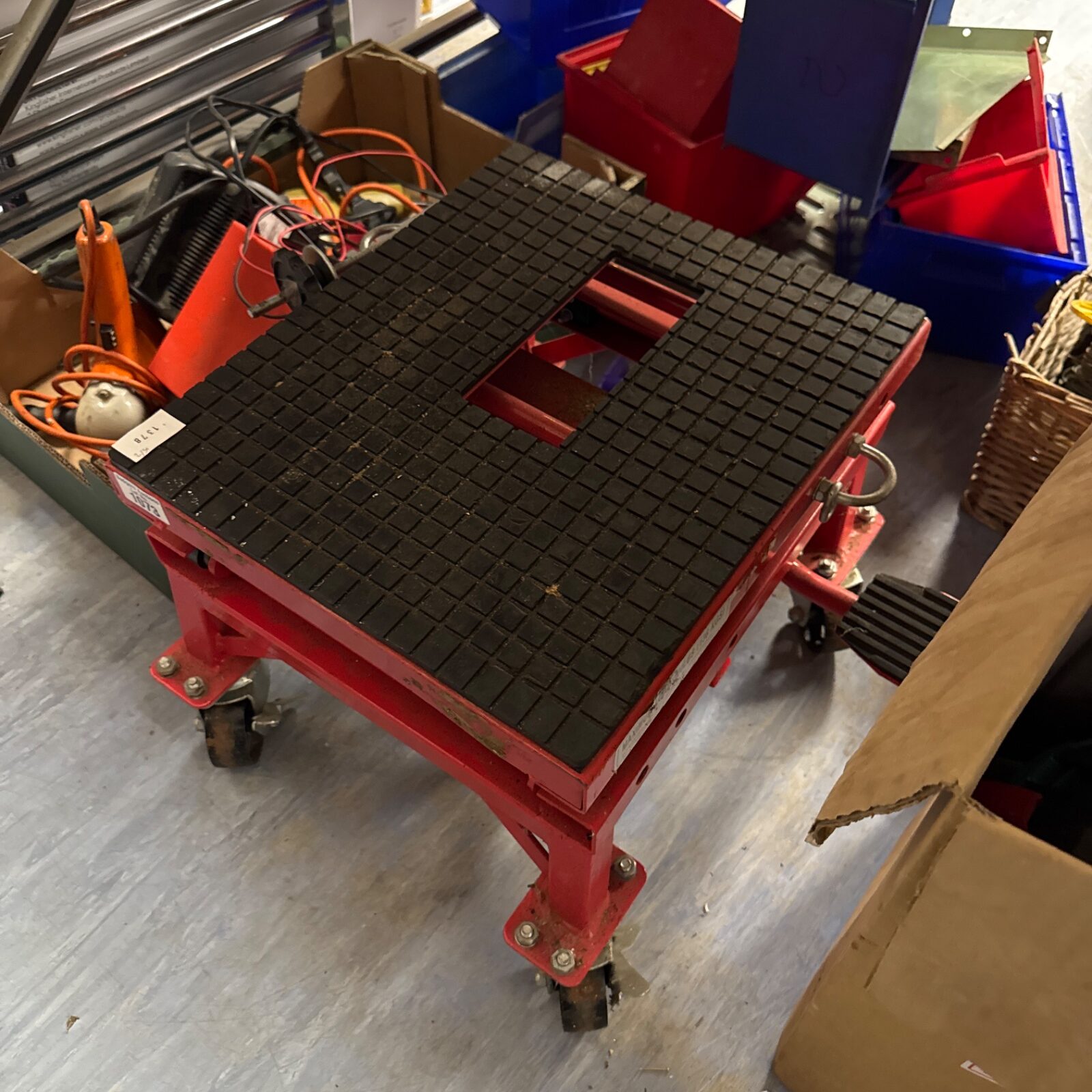 Gearbox lift stand – Badgers Auctions