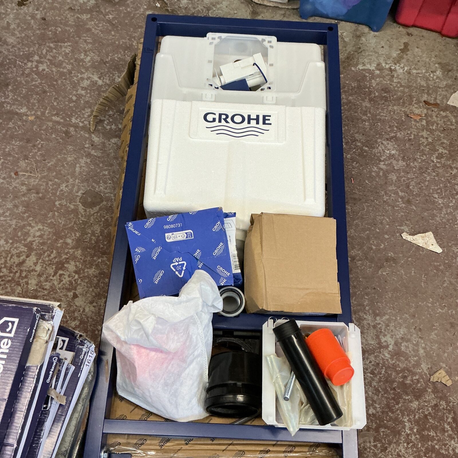 Grohe Concealed Cistern Kit in box – Badgers Auctions