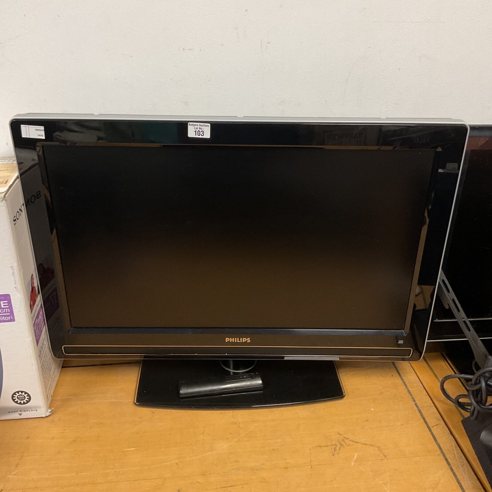 Phillips 32PFL7762D/05 Tv – Badgers Auctions