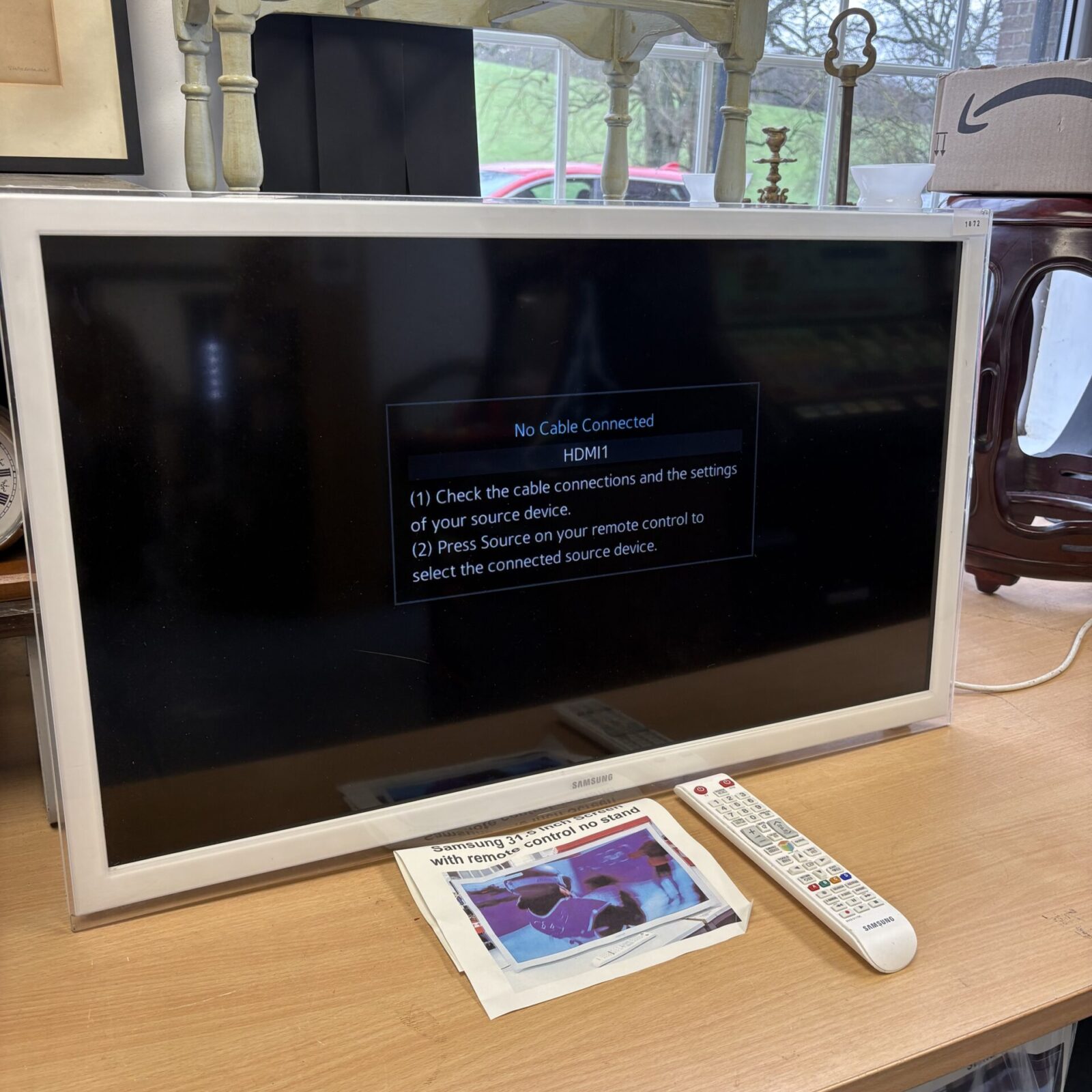 Samsung 31.5 inch screen with remote control no stand working – Badgers ...