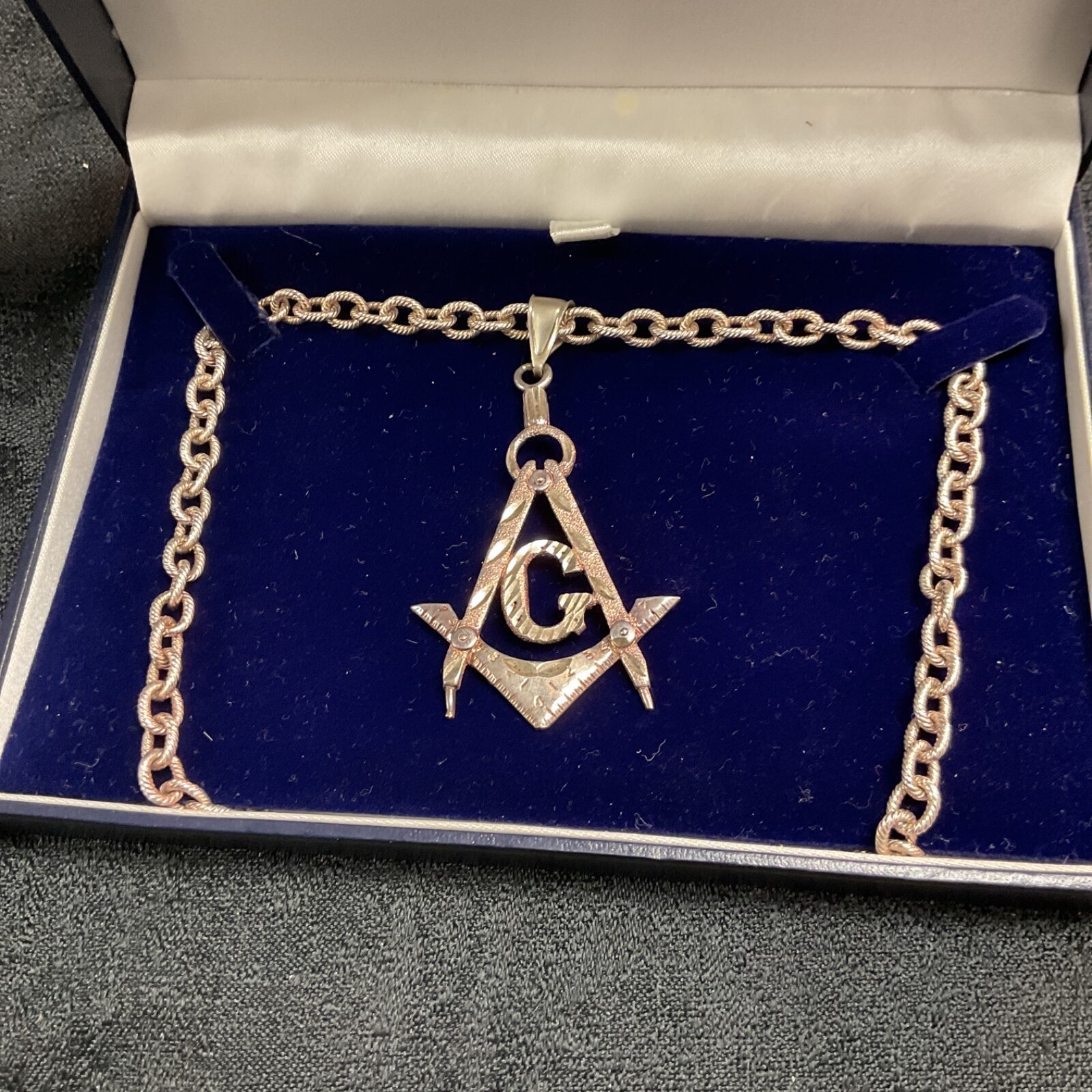 925/Silver Masonic pendant necklace – Badgers Auctions