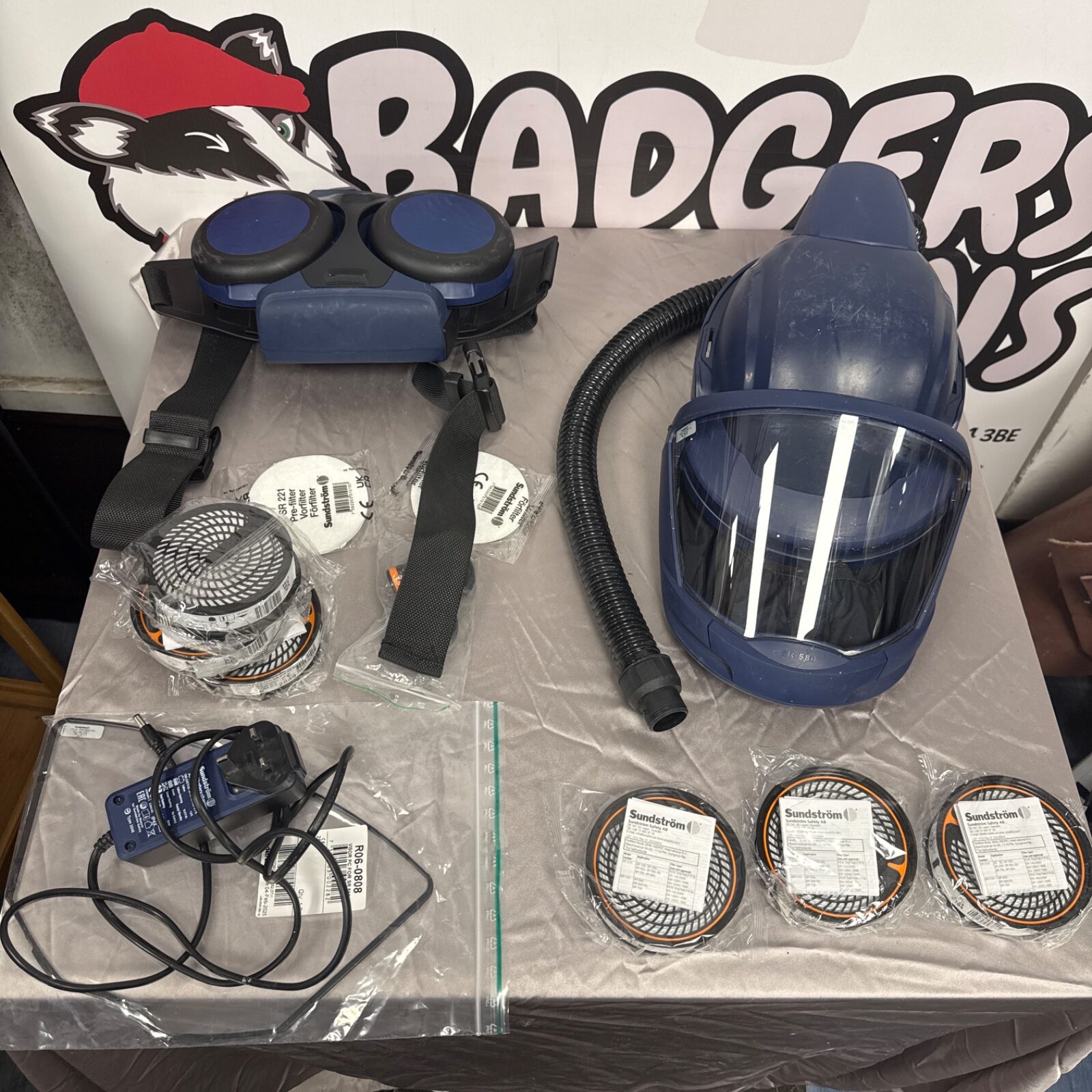 Sundstrom sr500 powered respiratory mask system with accessories ...