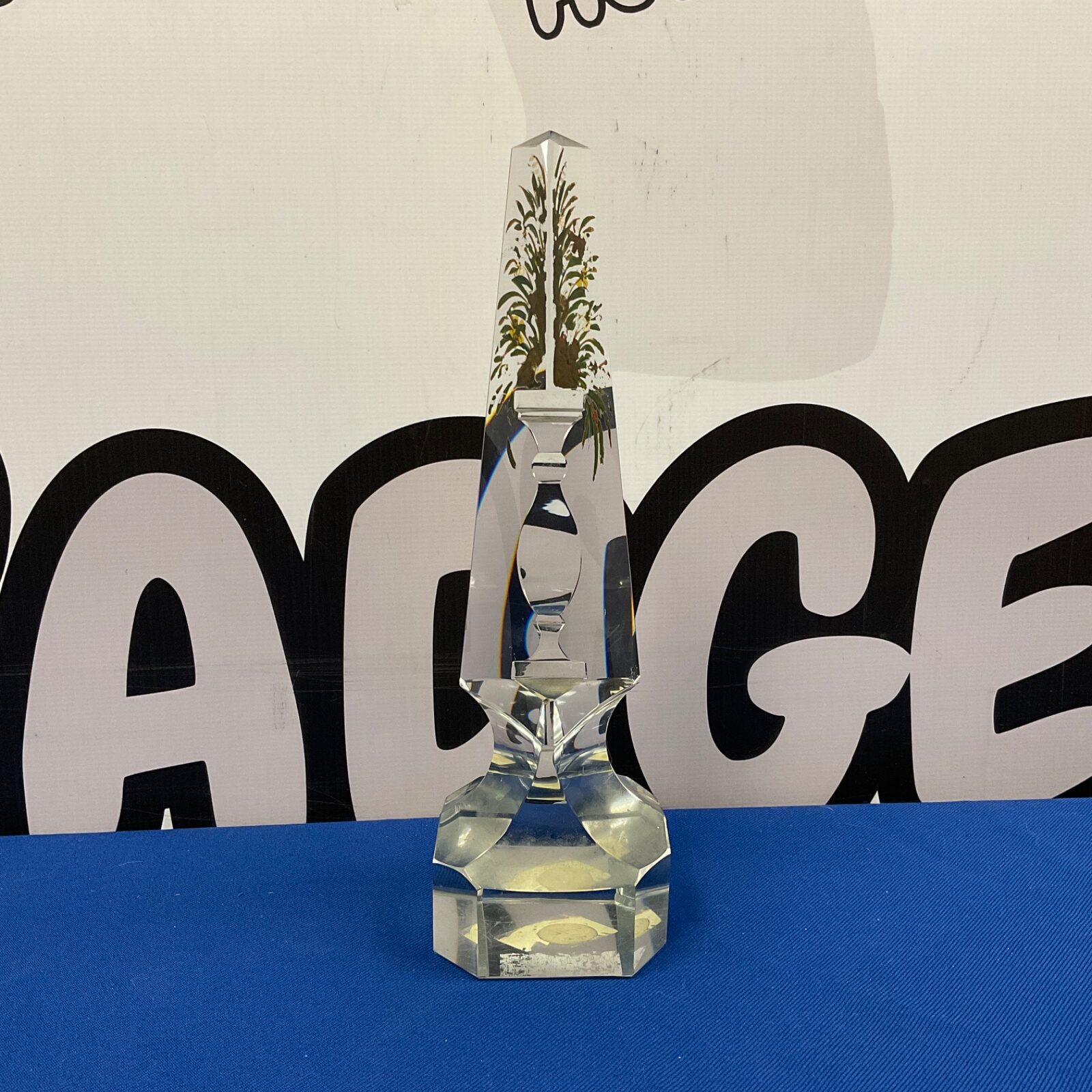 Victorian cut glass obelisk – Badgers Auctions