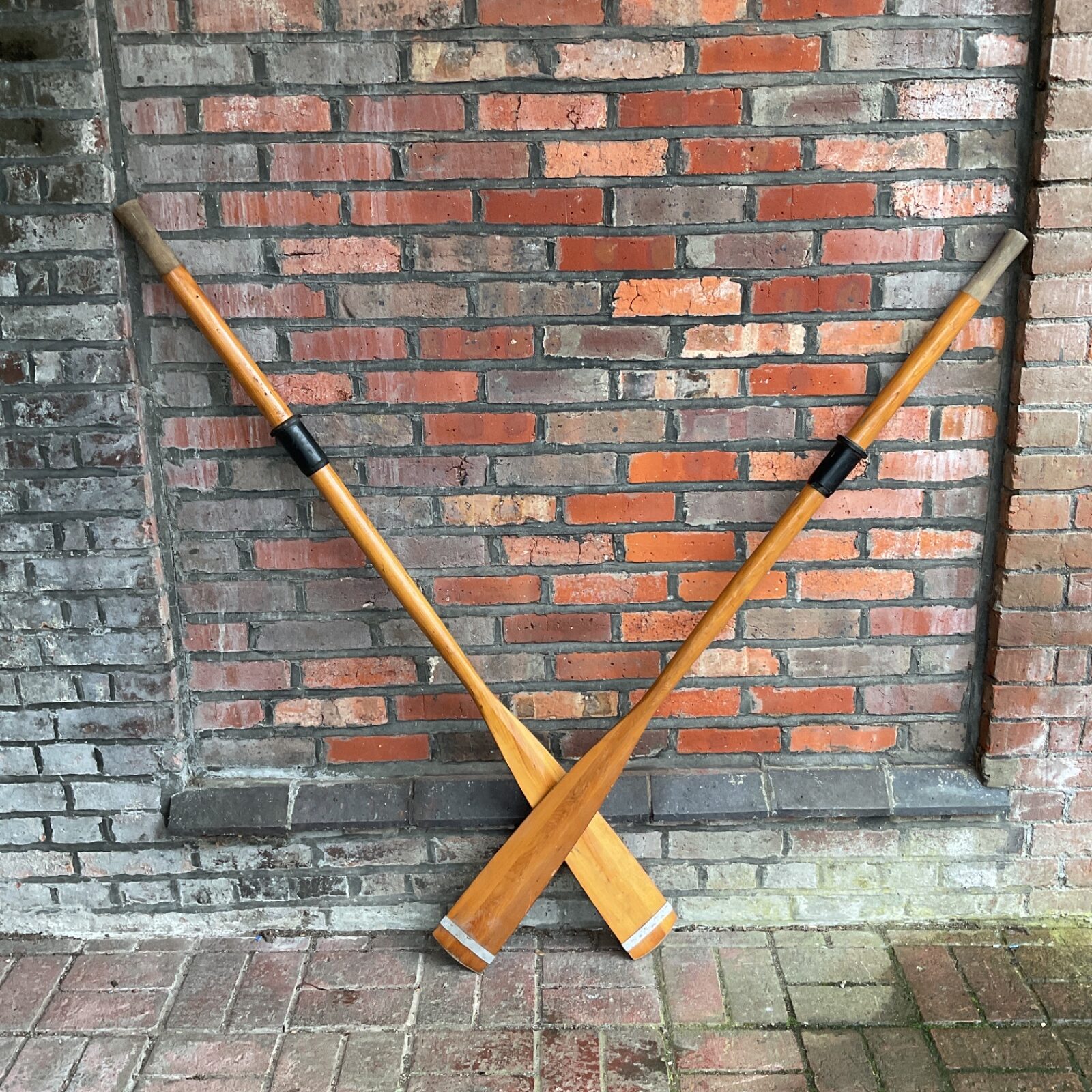 Pair of vintage norwall boat oars – Badgers Auctions