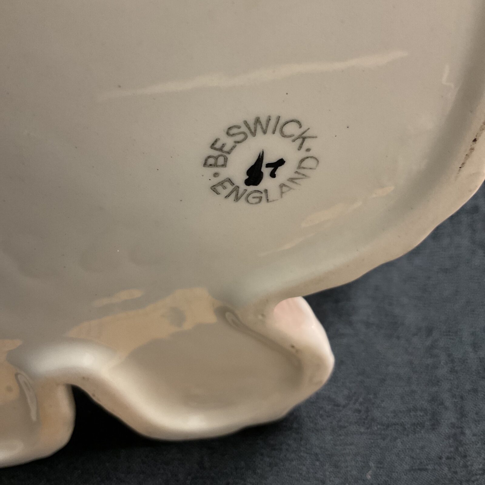 Large Beswick 11” old english sheepdog – Badgers Auctions
